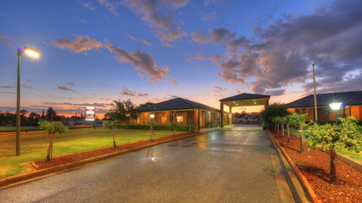 Bushman's Motor Inn - Parkes