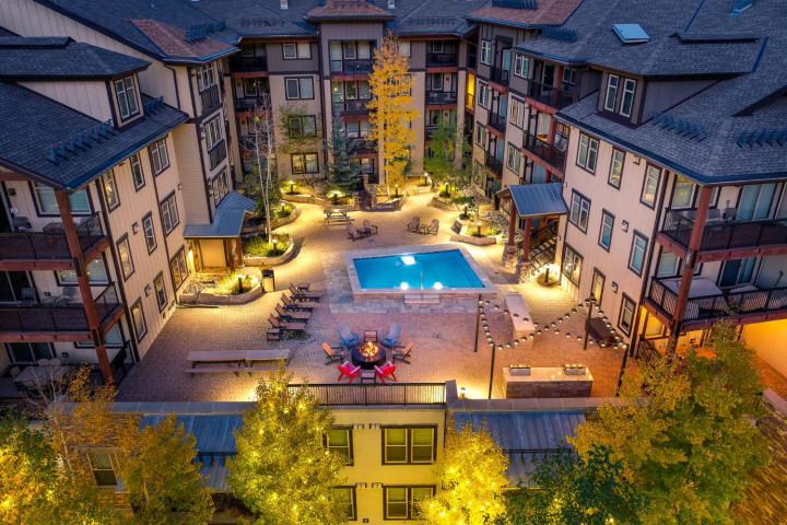 Ski In Out Condo 4283 I Huge Hot Tub I Great Views I Activity Program - Winter Park, CO