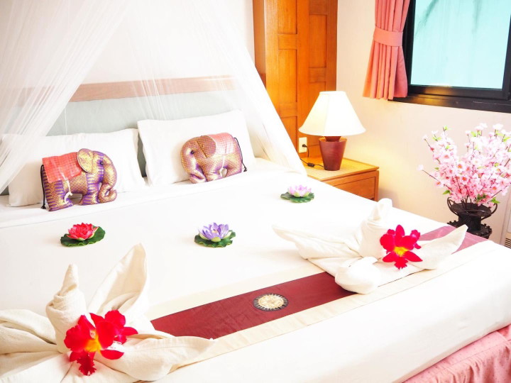 Your Place Inn - Kata Beach