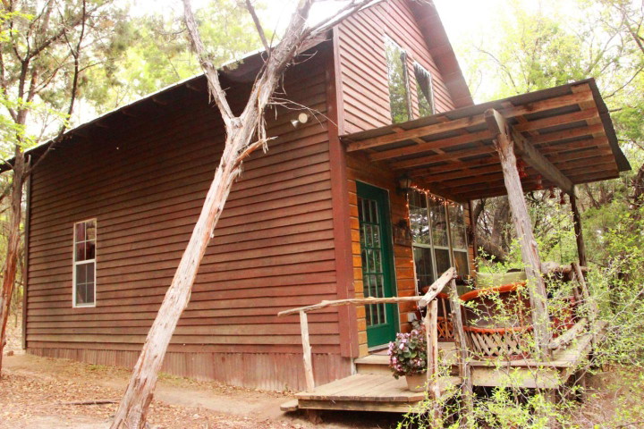 The Firehouse At Creekside Camp & Cabins - Spicewood, TX