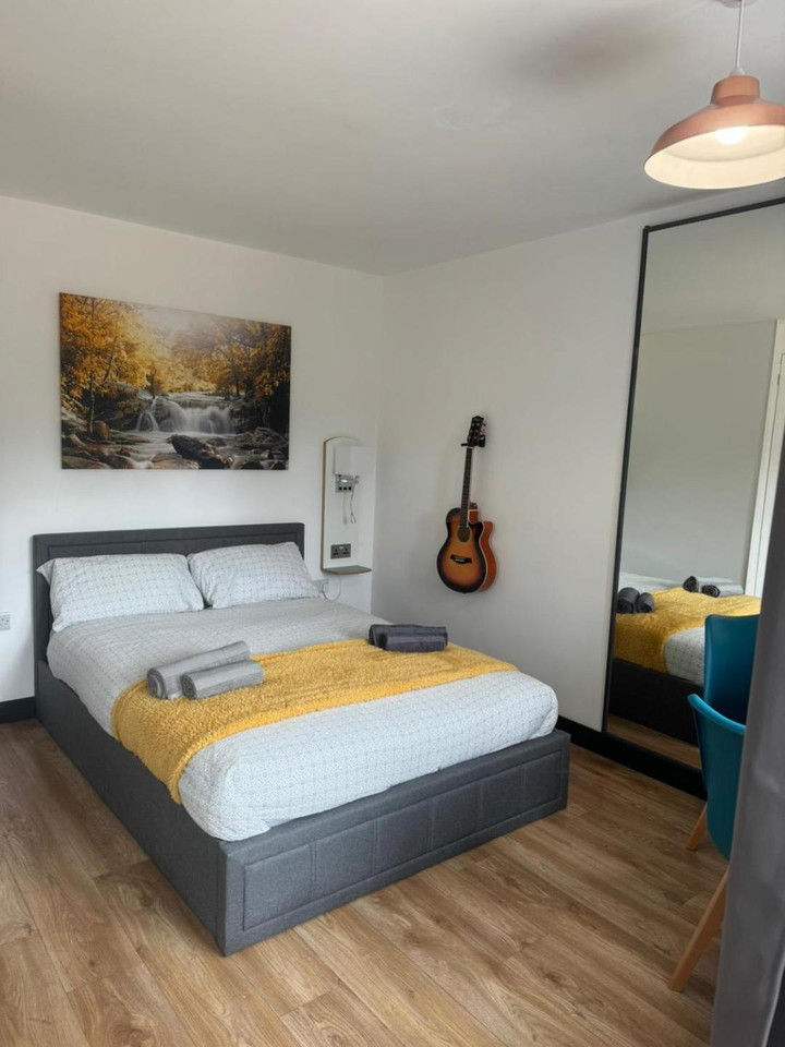 Modern Spacious Crawley Studio - Crawley