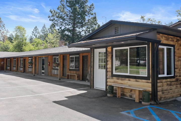 Lake Village Lodge - Idaho (State)