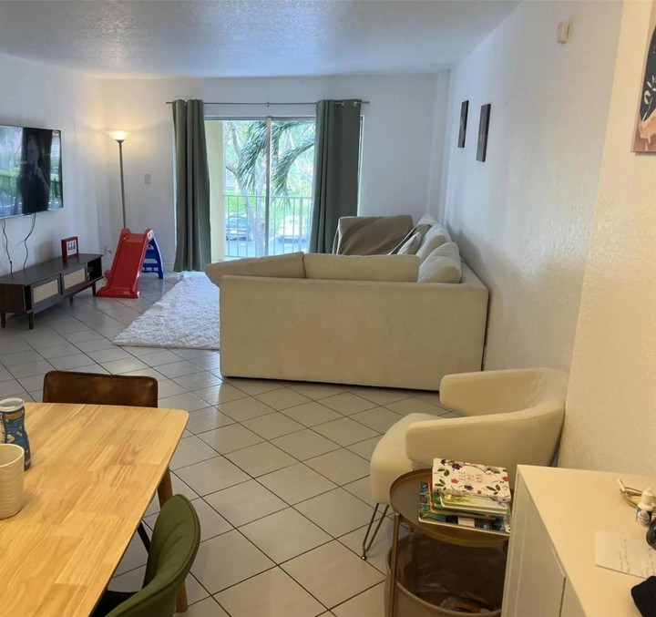 Comfortable Two Bedroom Residence In Boca Raton - Boca Raton, FL