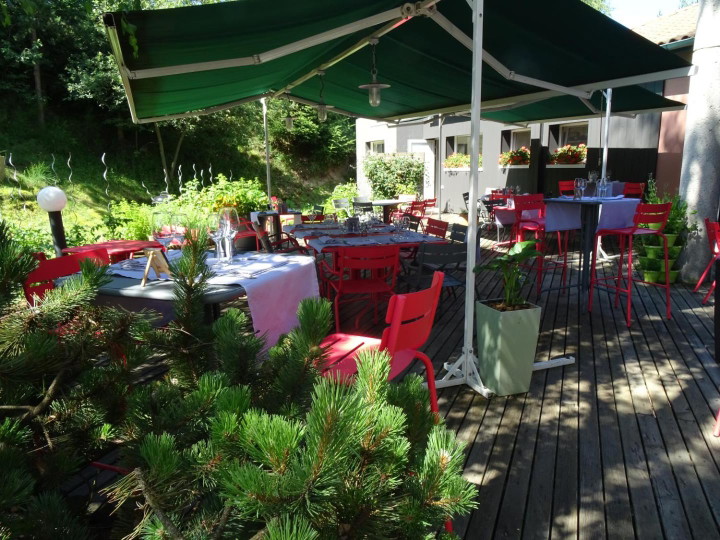 Logis Hotel Restaurant La Tour - Saint-Bonnet-le-Froid