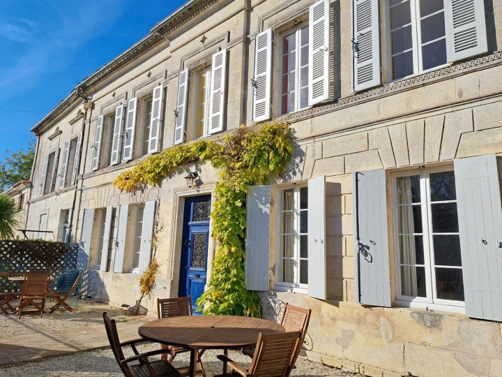 La Villa Des Lettres, Gîte Spacieux Pour 14 Personnes - Jonzac