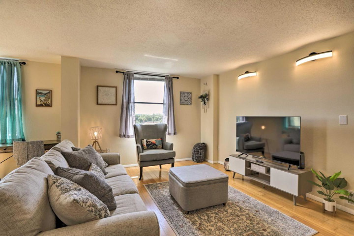 Convenient Clearwater Condo < 4 Mi To Beach! - Clearwater, FL
