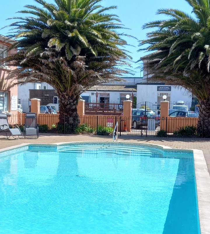 24 New Esplanade Court - Torquay