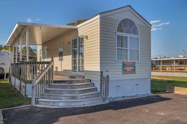 Surf City 2br Model Home With Pool And Boat Ramp Access - Surf City, NC