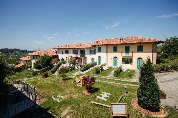 La Torricella Case Vacanze Appartamenti Con Piscina - Piedmont
