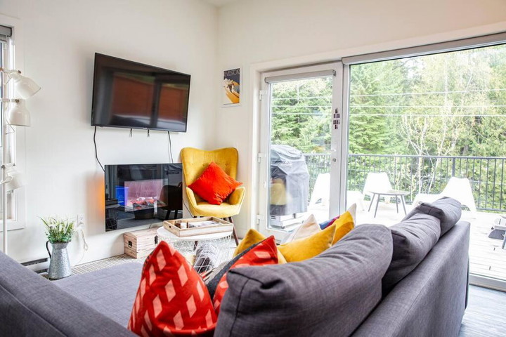 Reved Up & Out - Remarkable Two Bedroom Condo - Revelstoke