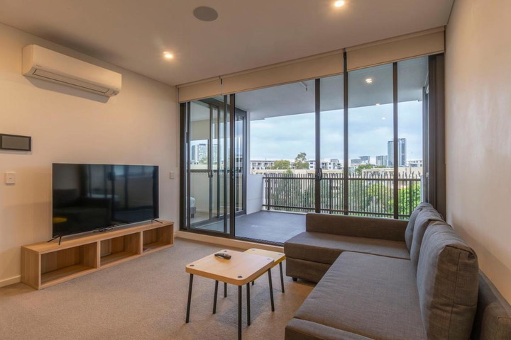 W5 Wentworth Point Charm 2 Bed With 1 Car Space - Castle Hill