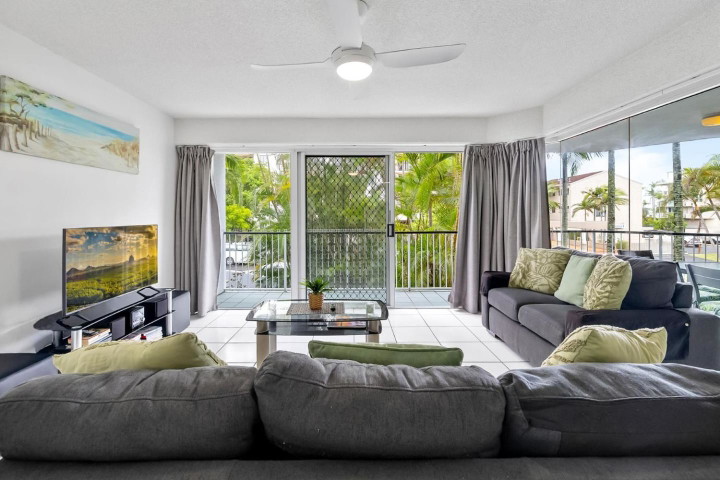 Central, Neat And Affordable 2 Bed Apartment - Mooloolaba