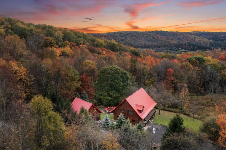 Beautiful Log Cabin! Hot-tub, Bonfire & Private Yet 4 Mins To Downtown! - Holiday Valley Resort, NY