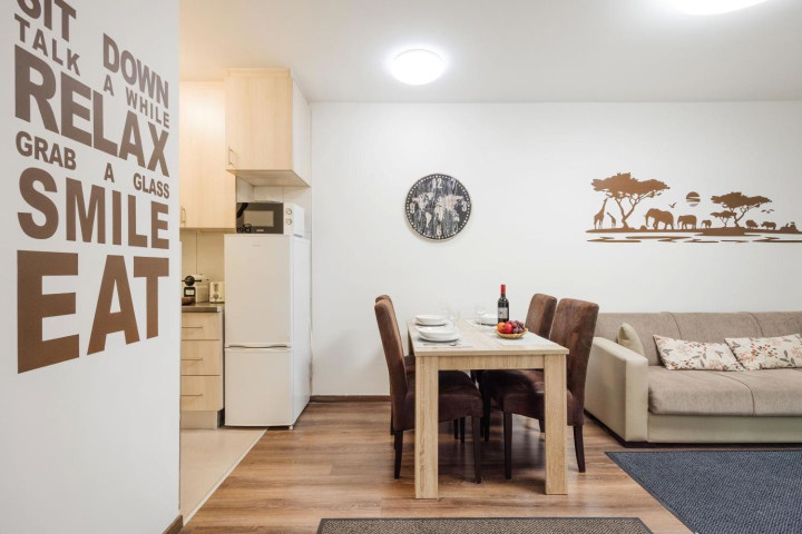 Modern City Hub Apartment With Terrace & Parking - Budapest