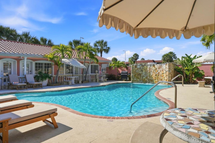 Blind Pass Resort Motel - Saint Pete Beach, FL