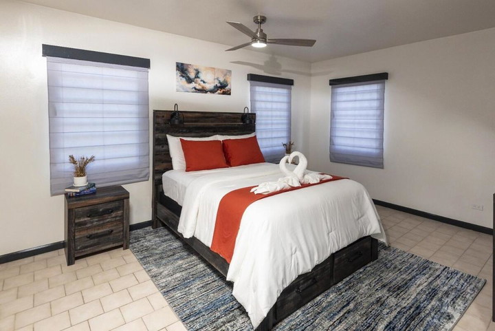 Deany's Uptop Luxury Suite - Anguilla