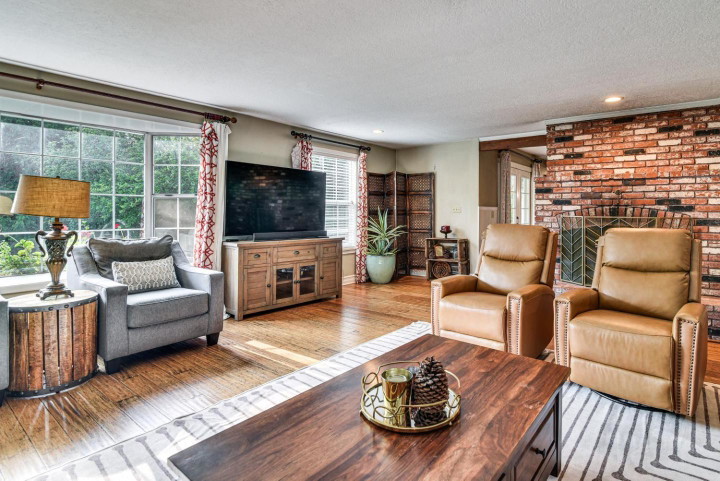 Close To Intel/nike: Large Family Home W/ Hot Tub - Hillsboro, OR