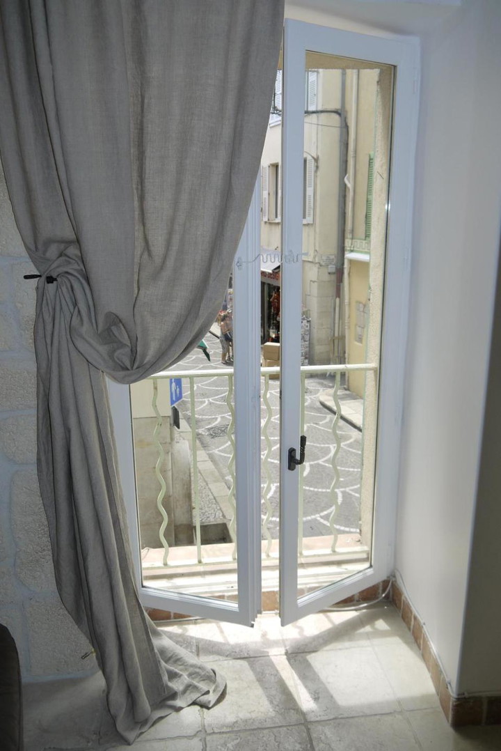 Vieille Ville 1 - Luca's Apartment, 1 Bedroom, Max 2 Adults And 2 Kids - Antibes