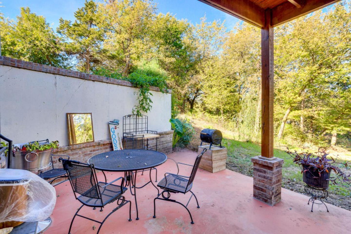 Lakefront Getaway W/ Hot Tub & Yard In Okc! - Oklahoma City