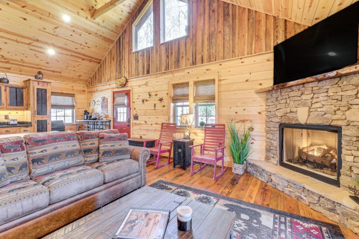 Hot Tub + Fire Pit: Dog-friendly Cabin In Murphy! - Murphy, NC