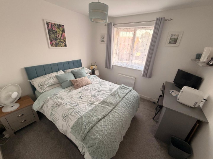 Private Double Room With Bathroom, Hot Tub & Free Parking - Littlehampton