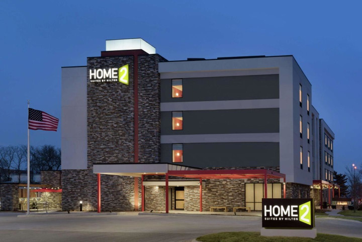 Home2 Suites By Hilton Leavenworth Downtown - Leavenworth, KS