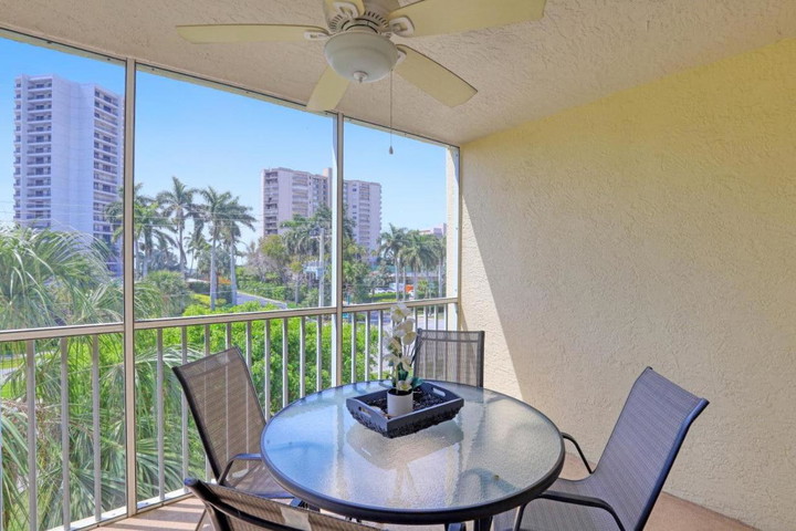 Oceangoing Condo With Pool And Steps To Beach And Food - Marco Island, FL
