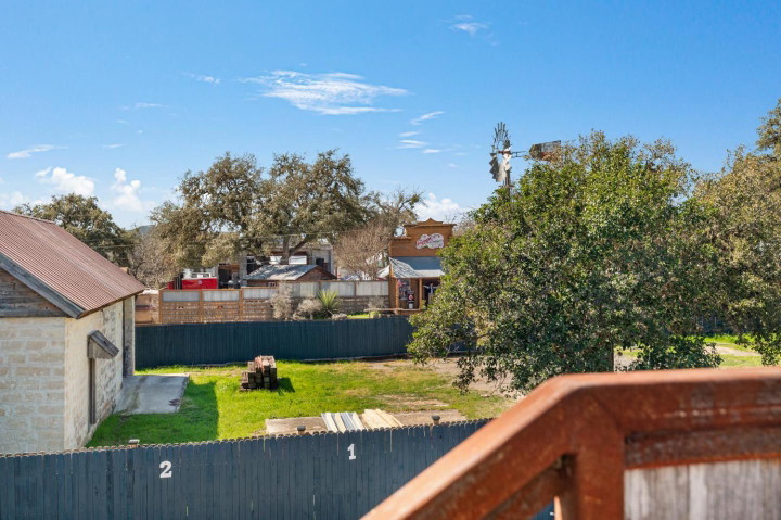 Salt Block - French Serenity Suite 3 - Bandera, TX