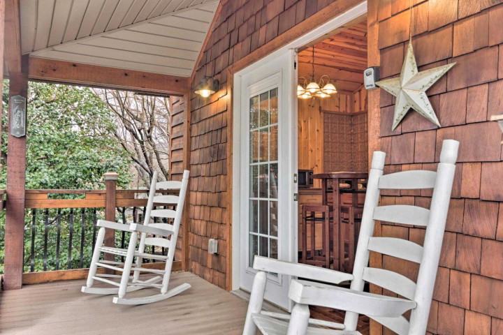 'The Boat House' Creekside Escape In Hot Springs! - Hot Springs, NC
