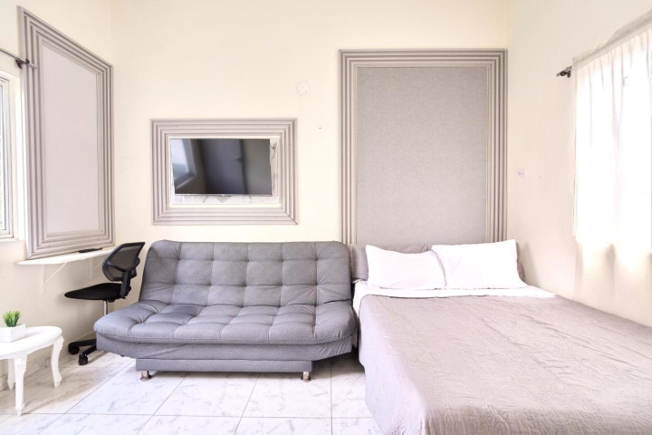 El Poblado Room #5 With Private Bathroom In Shared Apartment - Medellín