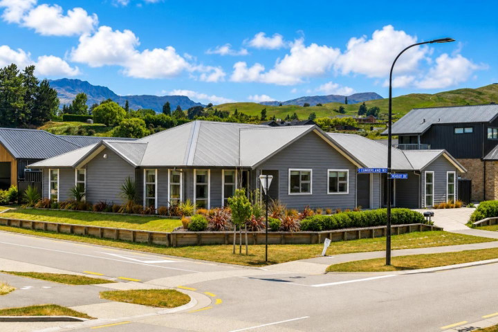Spacious Modern Retreat, Near Shops & Cafes - Arrowtown