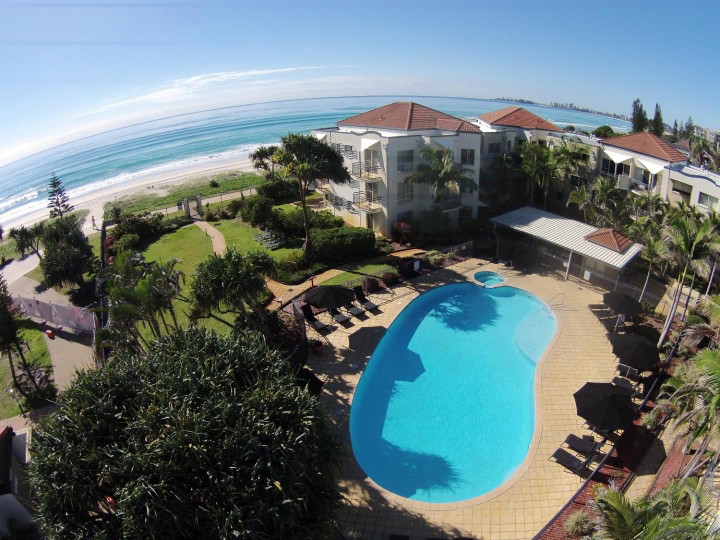 Golden Riviera Absolute Beachfront Resort - Tweed Heads