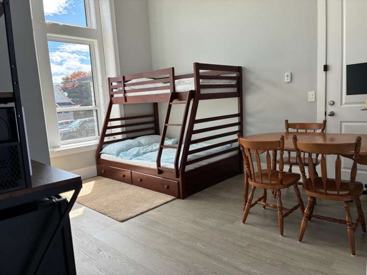 Cozy Suite Near Mundy Park - Coquitlam