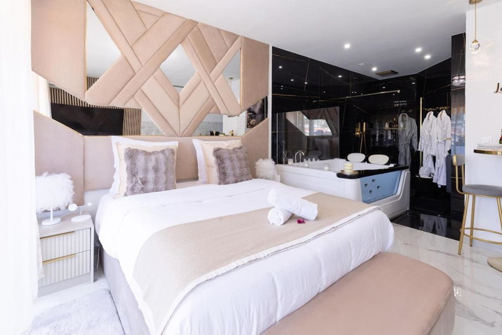 La Californie De Cannes - Suite Romantique - Balnéo - 