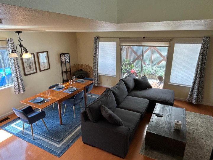 Garys Place - Sebastopol, CA