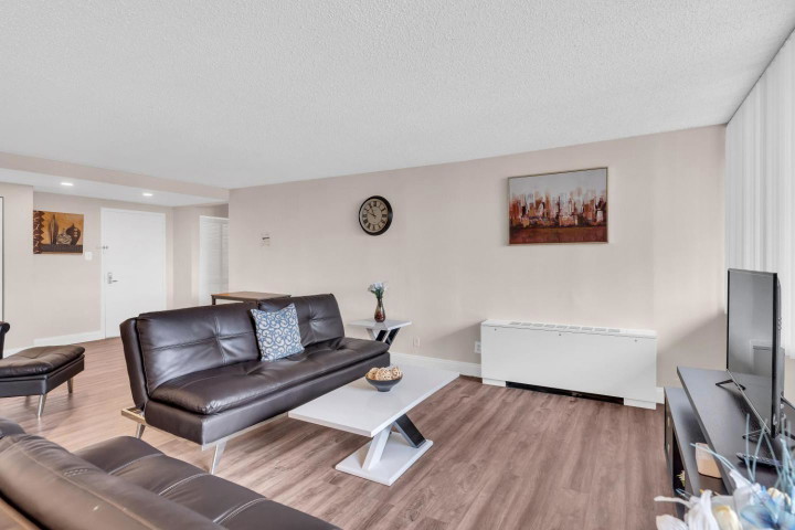 Sunset Boulevard Apartments - Hollywood, CA