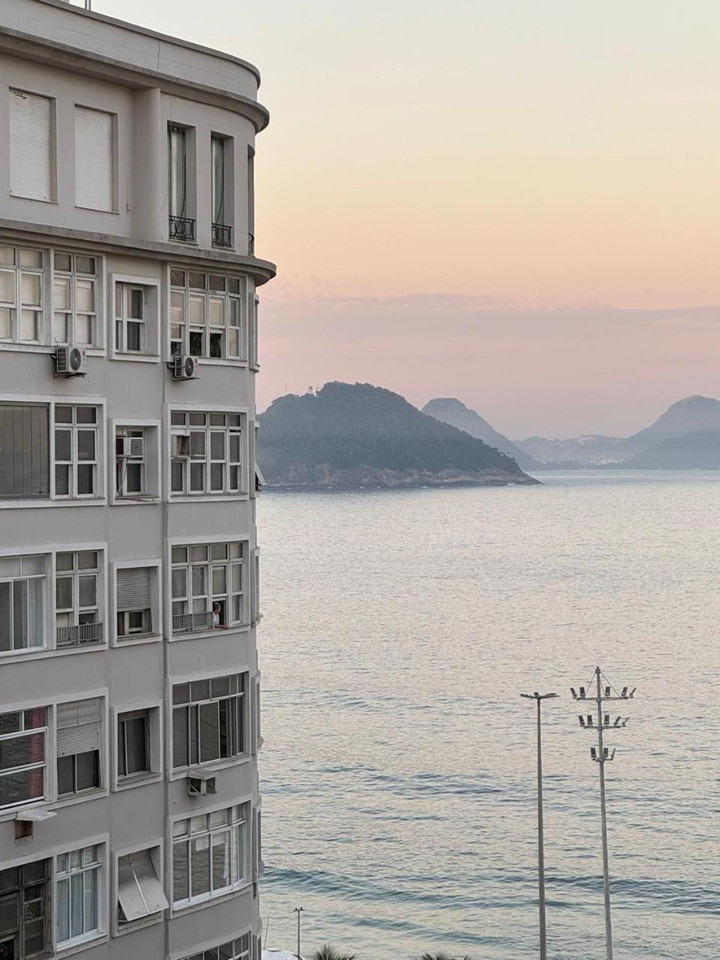Copacabana Beach View Apartment - Ipanema