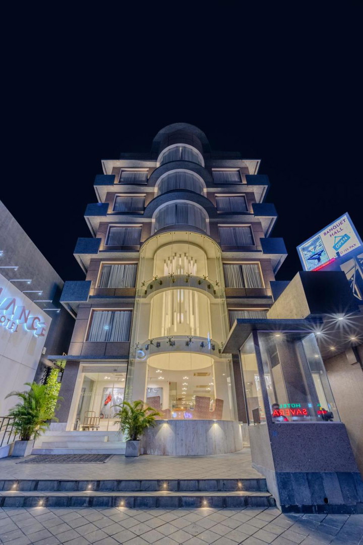 De Glance Hotel, Near Surat Railway Station - Surat