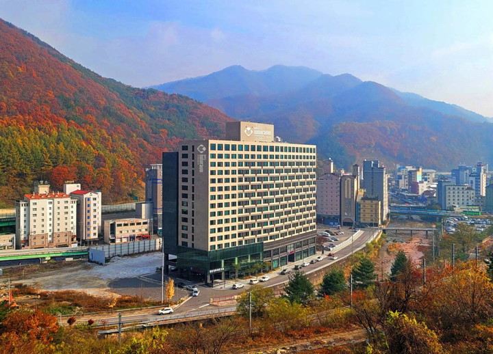 Traum Valley Hotel - Formerly Jeongseon Intoraon Hotel - Andong