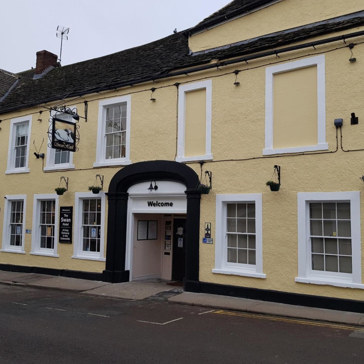 Swan Hotel - Wiltshire