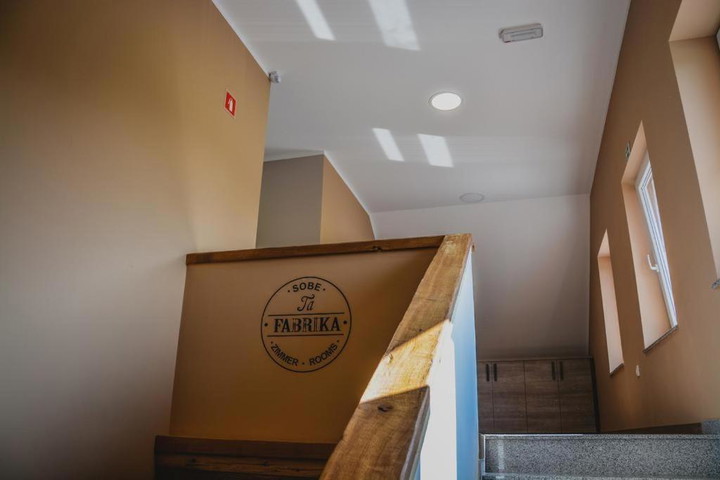 Ta Fabrika Restavracija,pizzerija In Prenočišča - スロベニア
