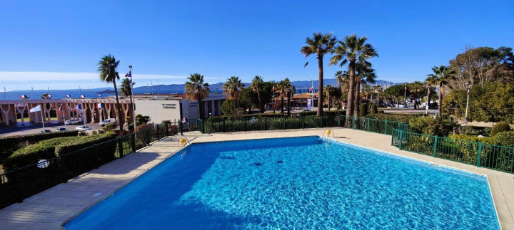 50 M Cocoon Of Love With A Common Shared Pool - Saint-Raphaël