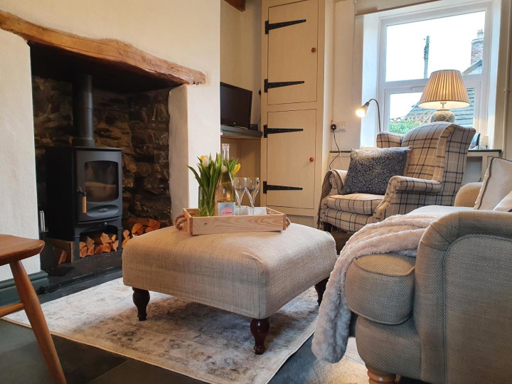 Llangollen 1-bed Cottage Sleeps 2 With Parking - Llangollen