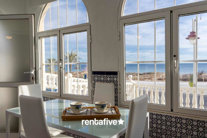 Rentafive - Primera Línea - Arenales - Casa Pilar - Alicante