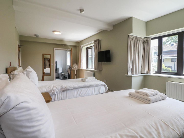 Marine Court Ground-floor Accessible Twin - Littlehampton