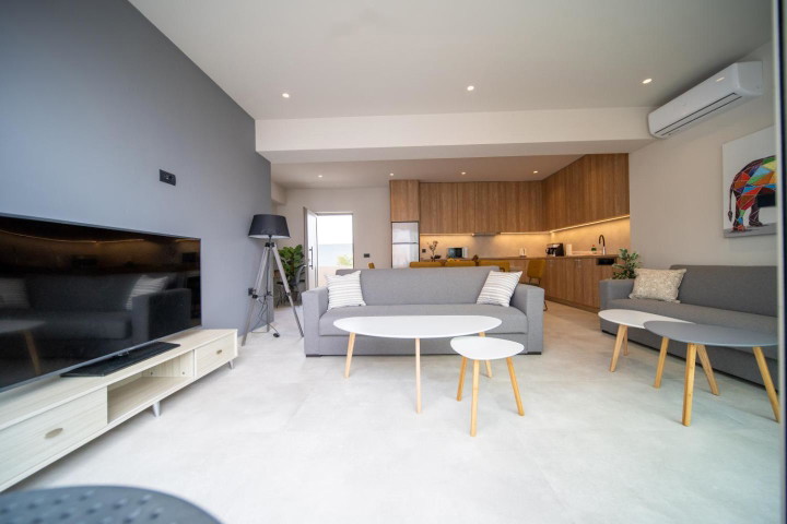 Royal House - Hersonissos Center - Sleeps 8 - Koutouloufari