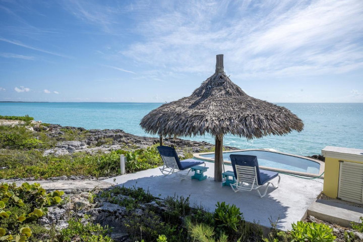 Tranquilville - Newly Remodeled Estate, Calm Caribbean Withpool Home - The Bahamas