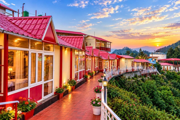 Aurevelle Kastura Resort Kanatal - Mountain View Rooms - 5 Min From Surkanda Devi Temple - Kanatal