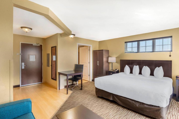 Mainstay Suites Jacksonville Near Camp Lejeune - Jacksonville, NC