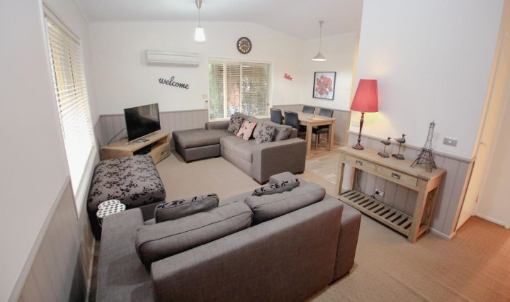 Silver Birches Holiday Village - Unit 9 - Porepunkah